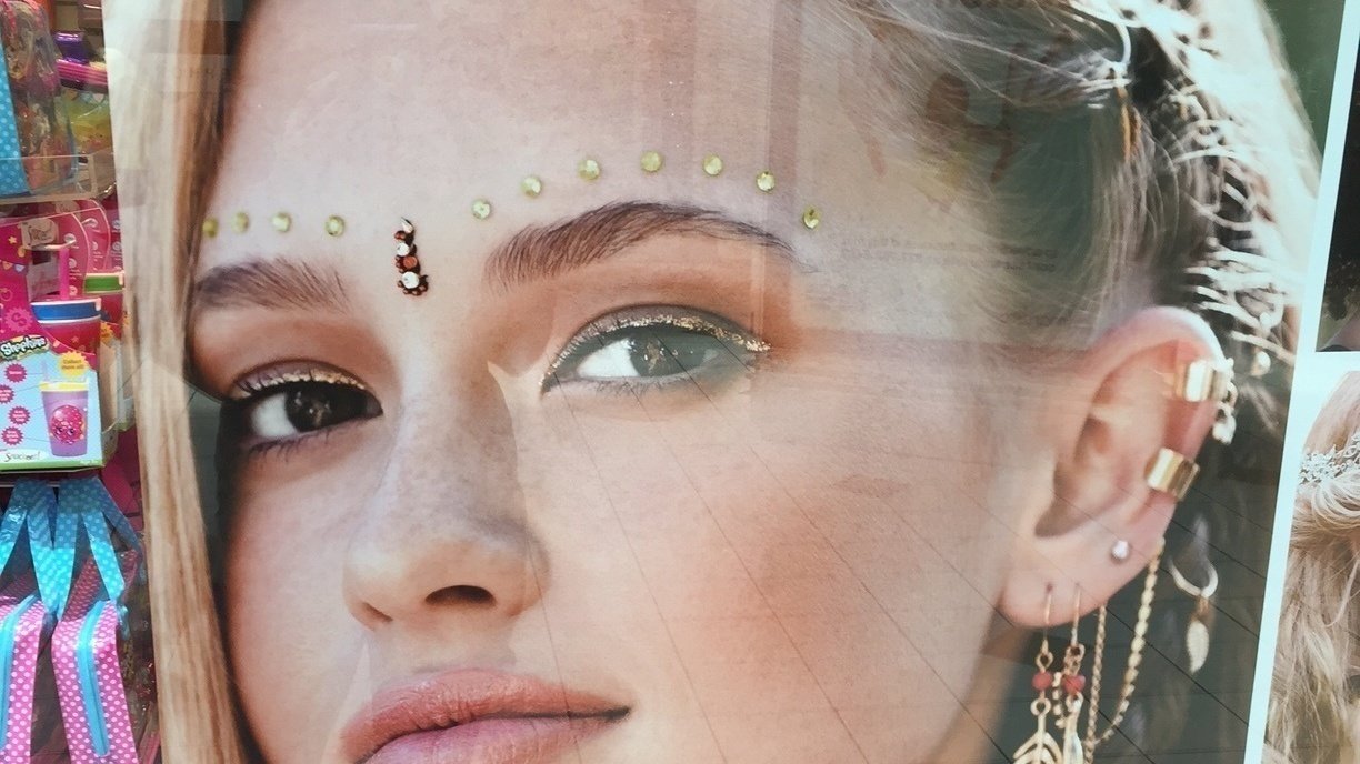 Petition · Get Claire's To Stop Selling Bindi's - United States ...