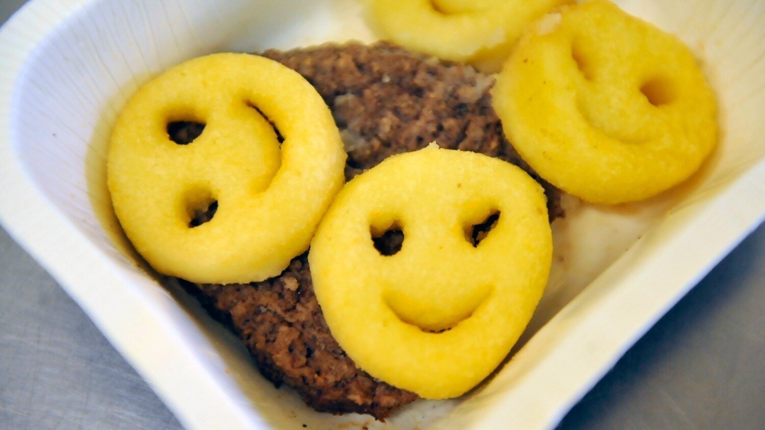 Petition · Implement Better School Lunch Programs Nationwide - United ...
