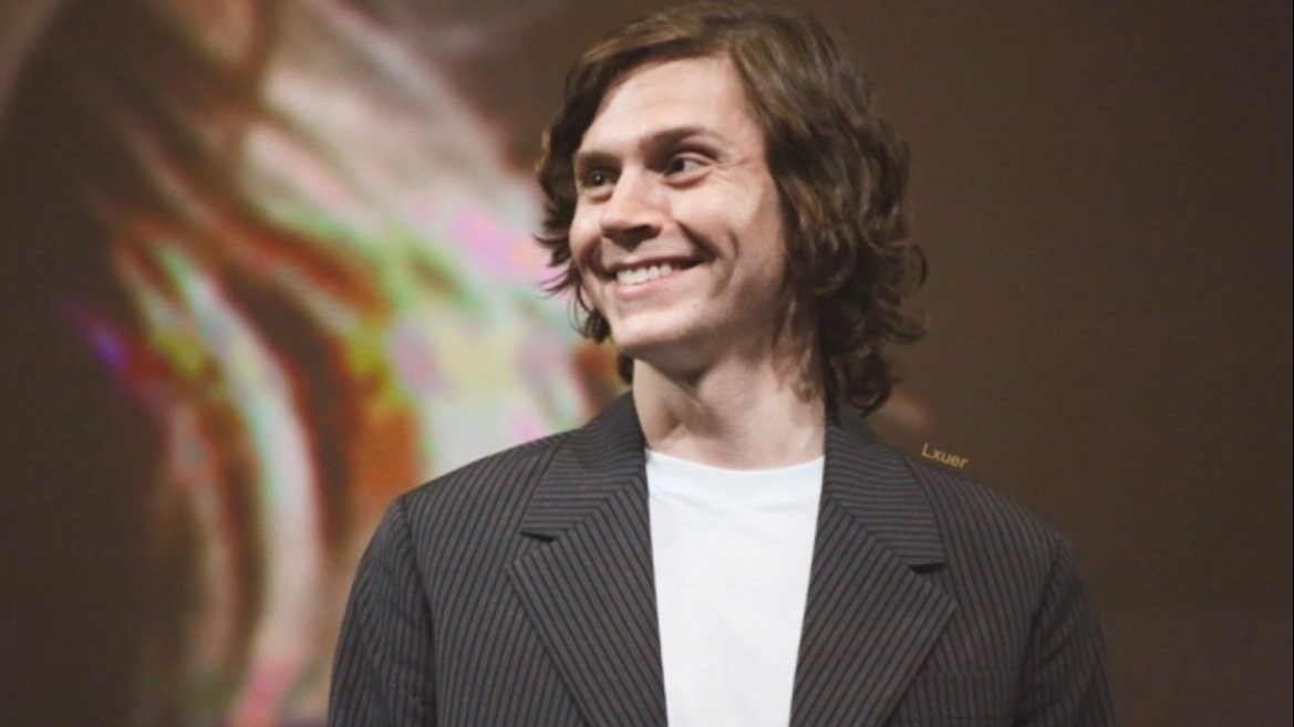 Petition · EVAN PETERS IN ROMANTIC COMEDY - Poland · Change.org
