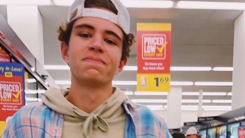 Kelly Barras's Instagram, Twitter & Facebook on IDCrawl