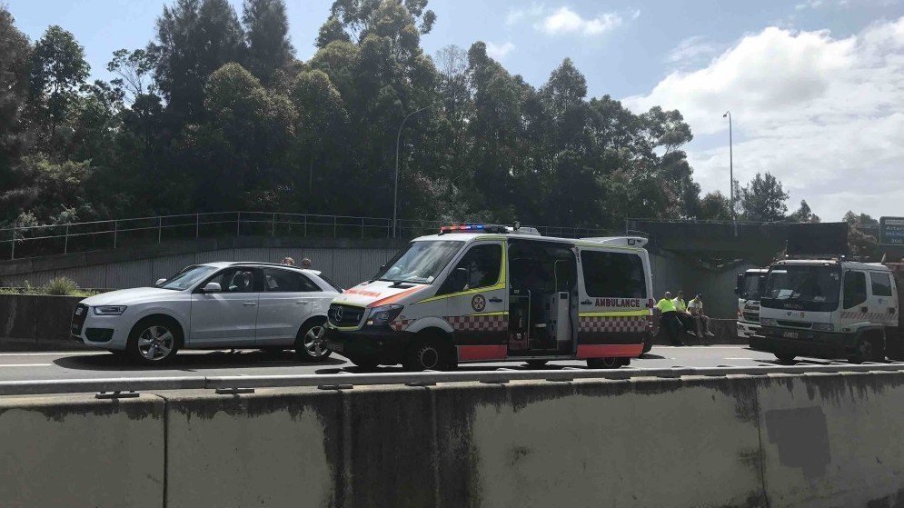 Petition · Fix the dangerous merge onto the Gore Hill Freeway at Lane ...