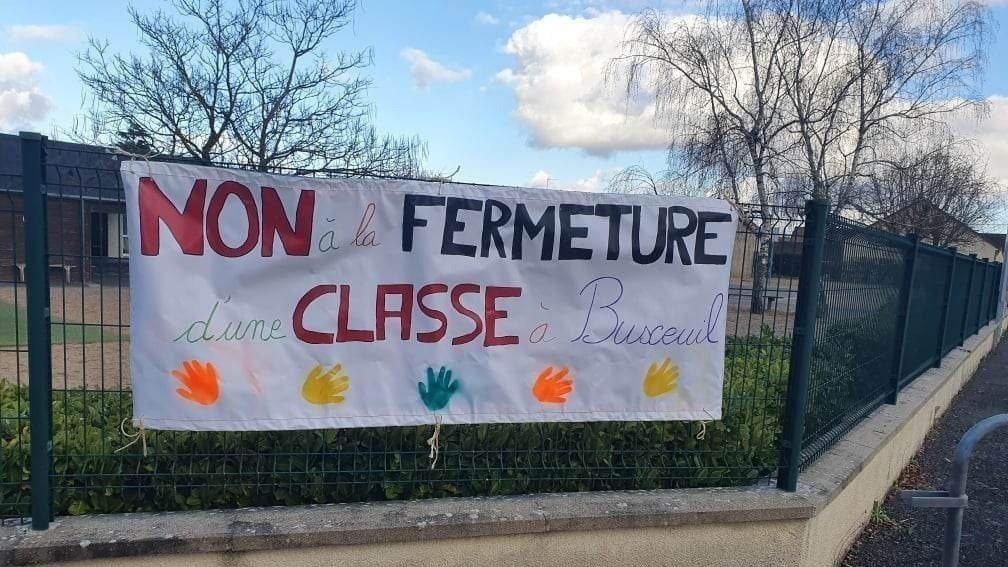Pétition · Non à la fermeture de classe - France · Change.org