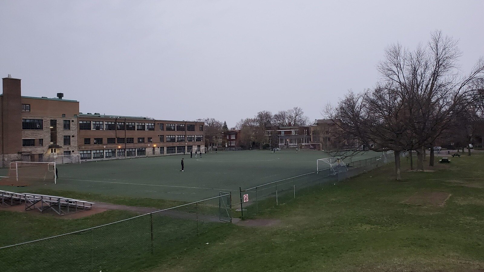 Pétition · Agrandissons le terrain de soccer du parc Beaubien d ...