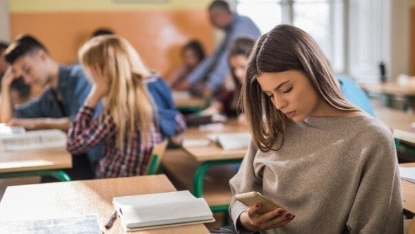 Petition · Cause and Effect in Distraction of cellphone in students ...