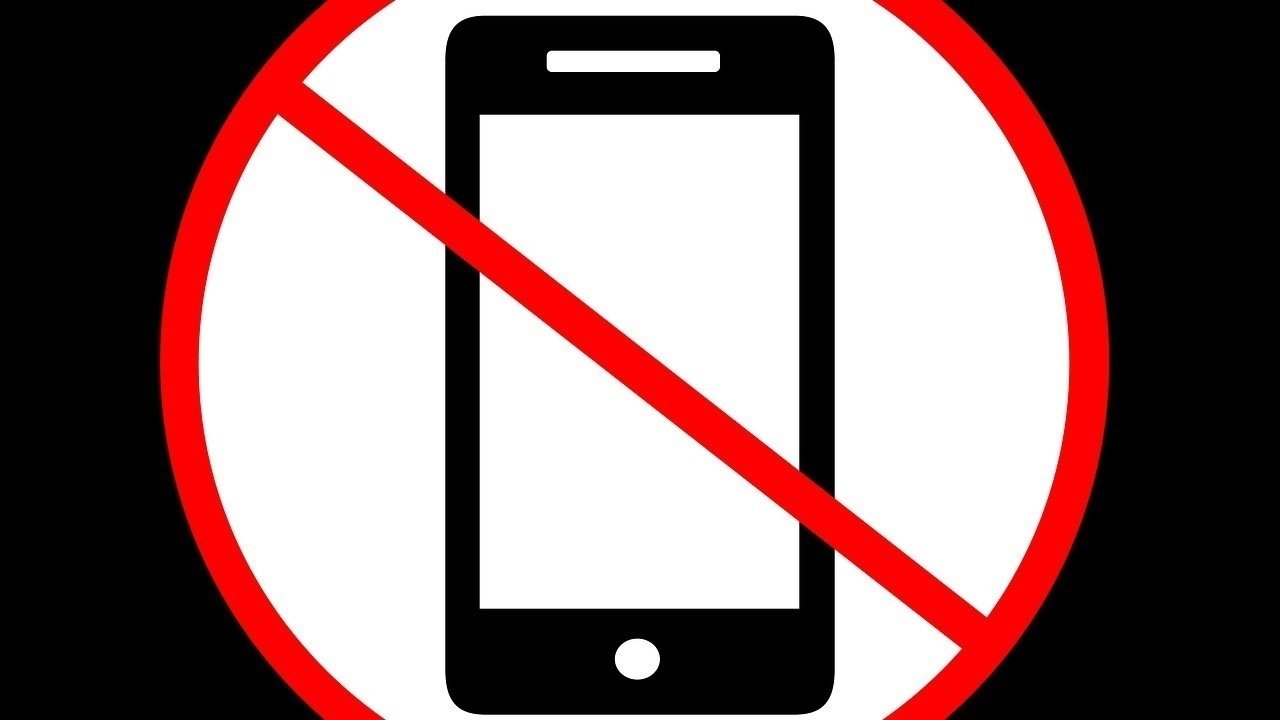 Petition · Cell phone ban effecting mental health in a school ...