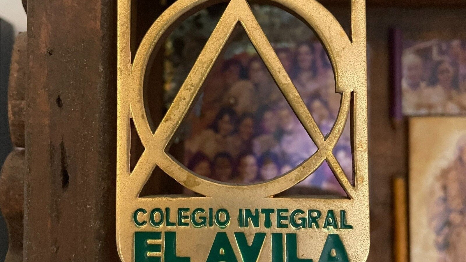 Petición · Mantengamos el logo original del Colegio Integral el Avila ...