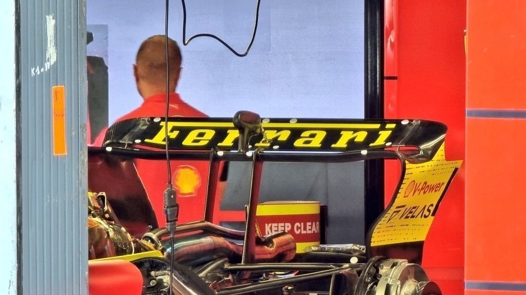 Petition · Ferrari keep this rear wing branding from now on - Italy ...