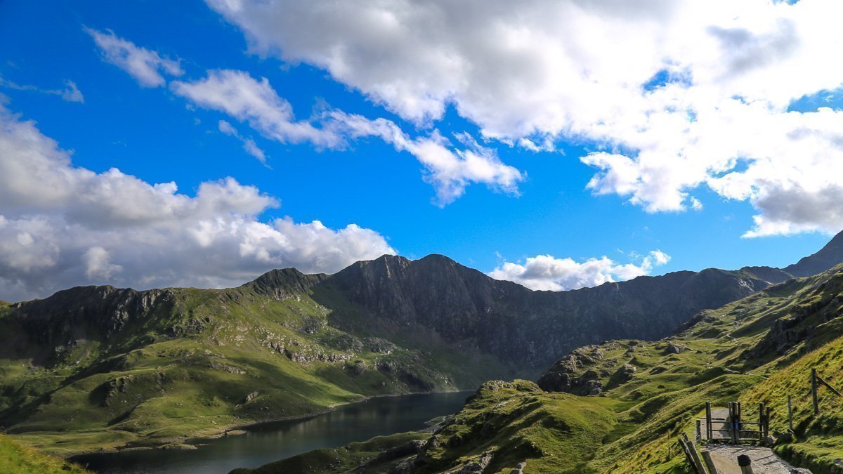 Petition · Defnyddio enw'r Wyddfa ac Eryri yn unig / Use the name of Yr ...