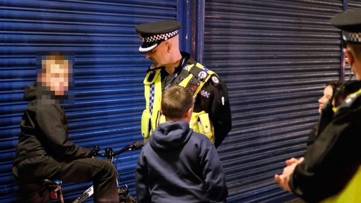 Petition · place a curfew on under 18s · Change.org